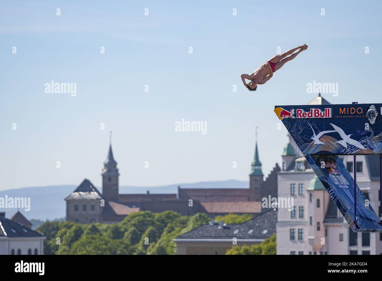 Oslo 20220813. Cliff divers from all over the world dive from a diving ...