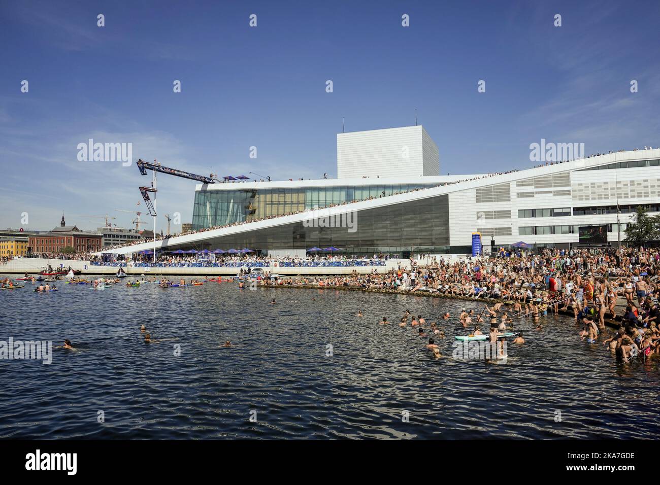 Oslo 20220813. Cliff divers from all over the world dive from a diving ...