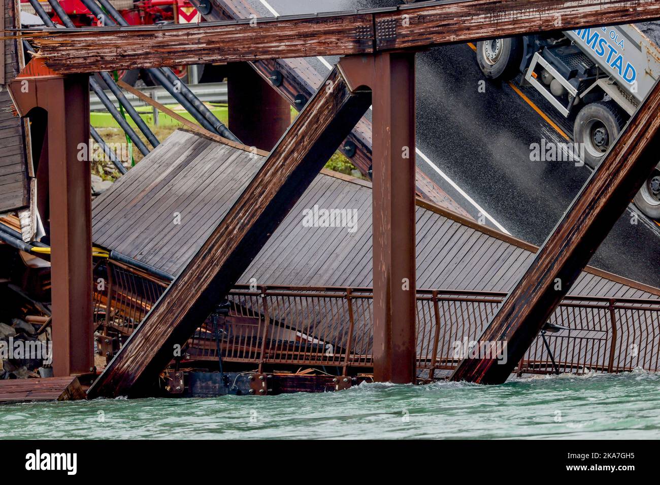 Tretten 20220818. Clean-up work after the Tretten bridge collapsed in ...