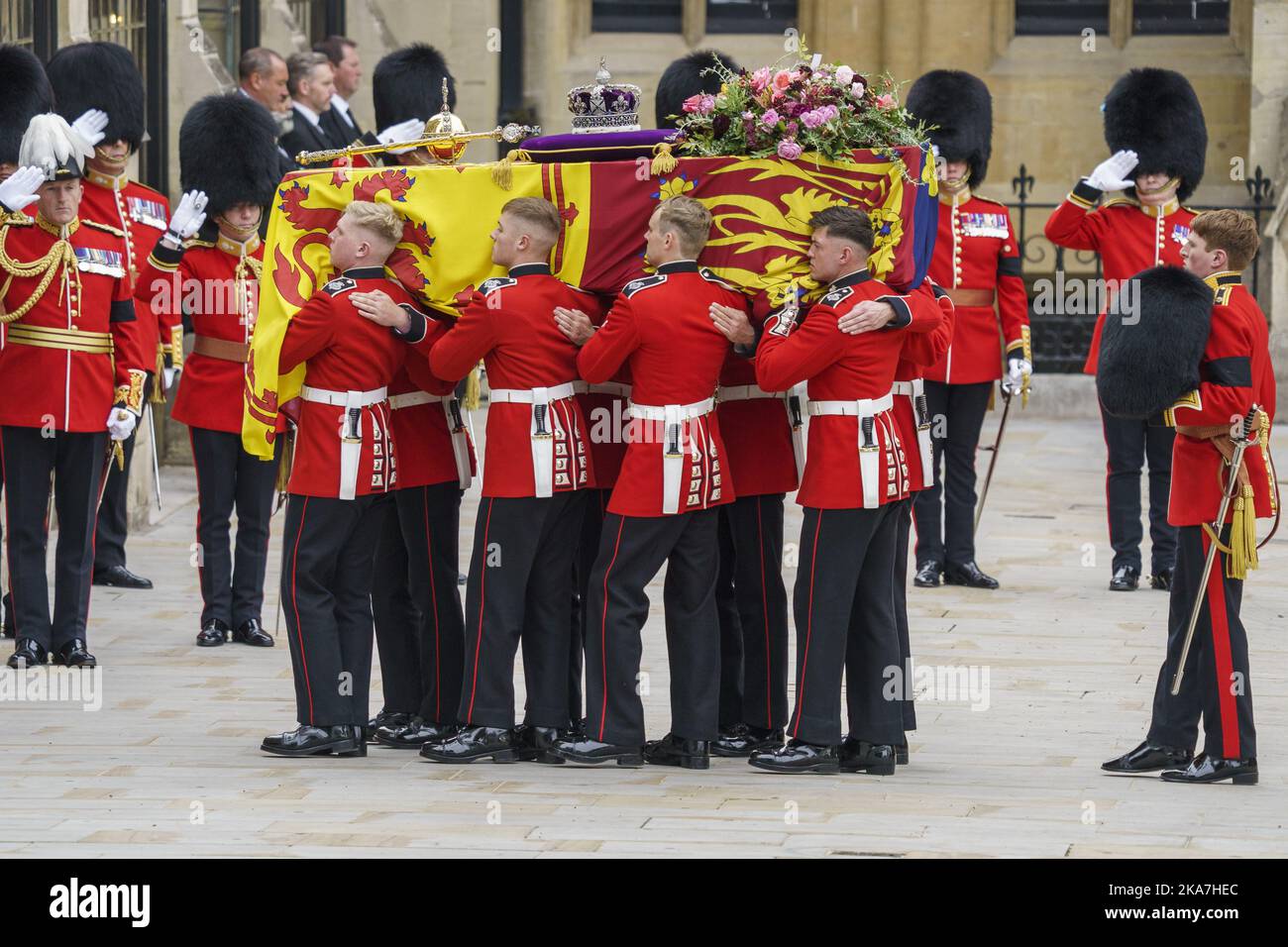 London, United Kingdom 20220919. Queen Elizabeth's casket. About 2,000 ...