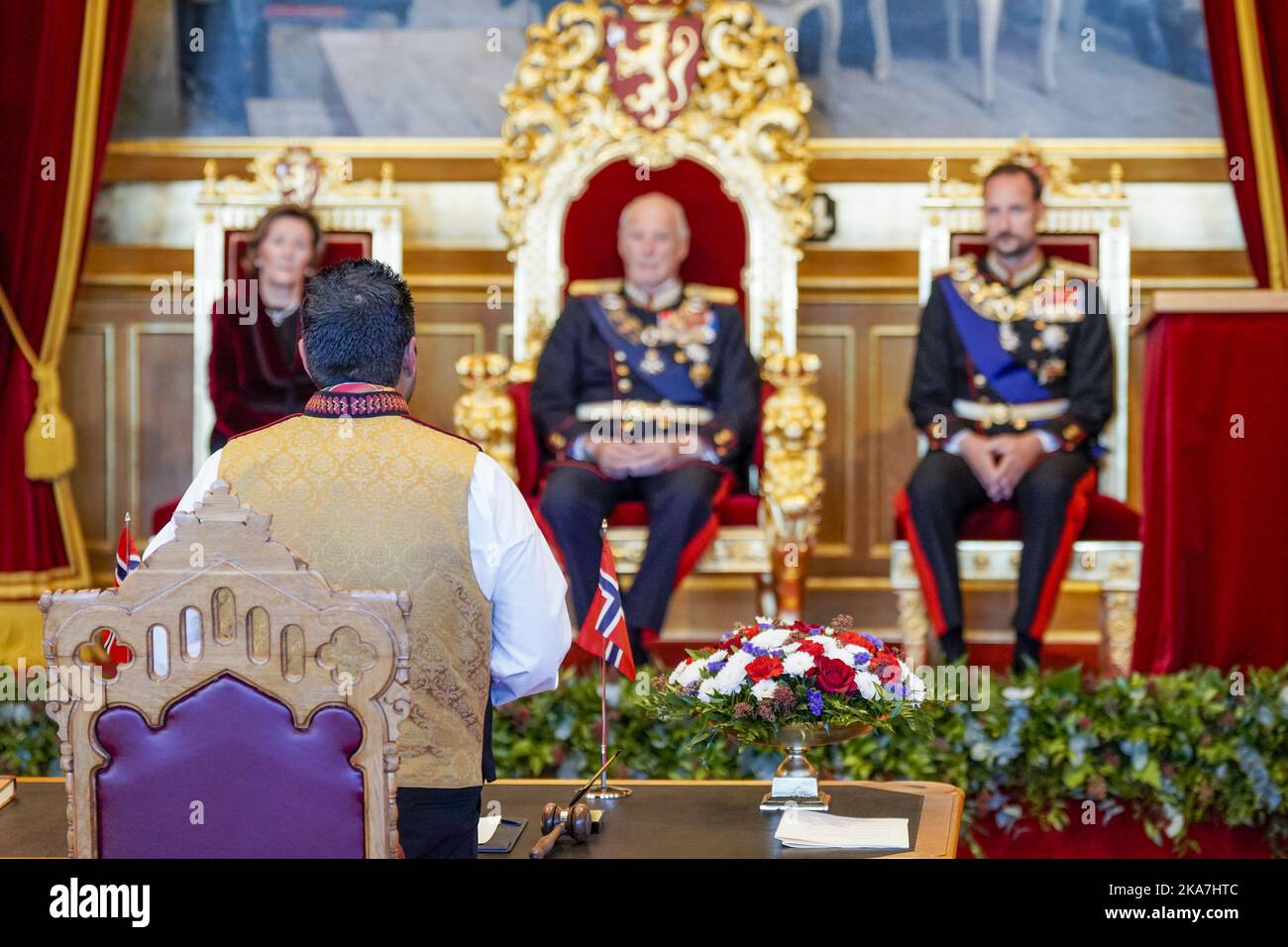 Oslo 20221003. President of the Norwegian Parliament Masud Gharahkhani addresses King Harald ...