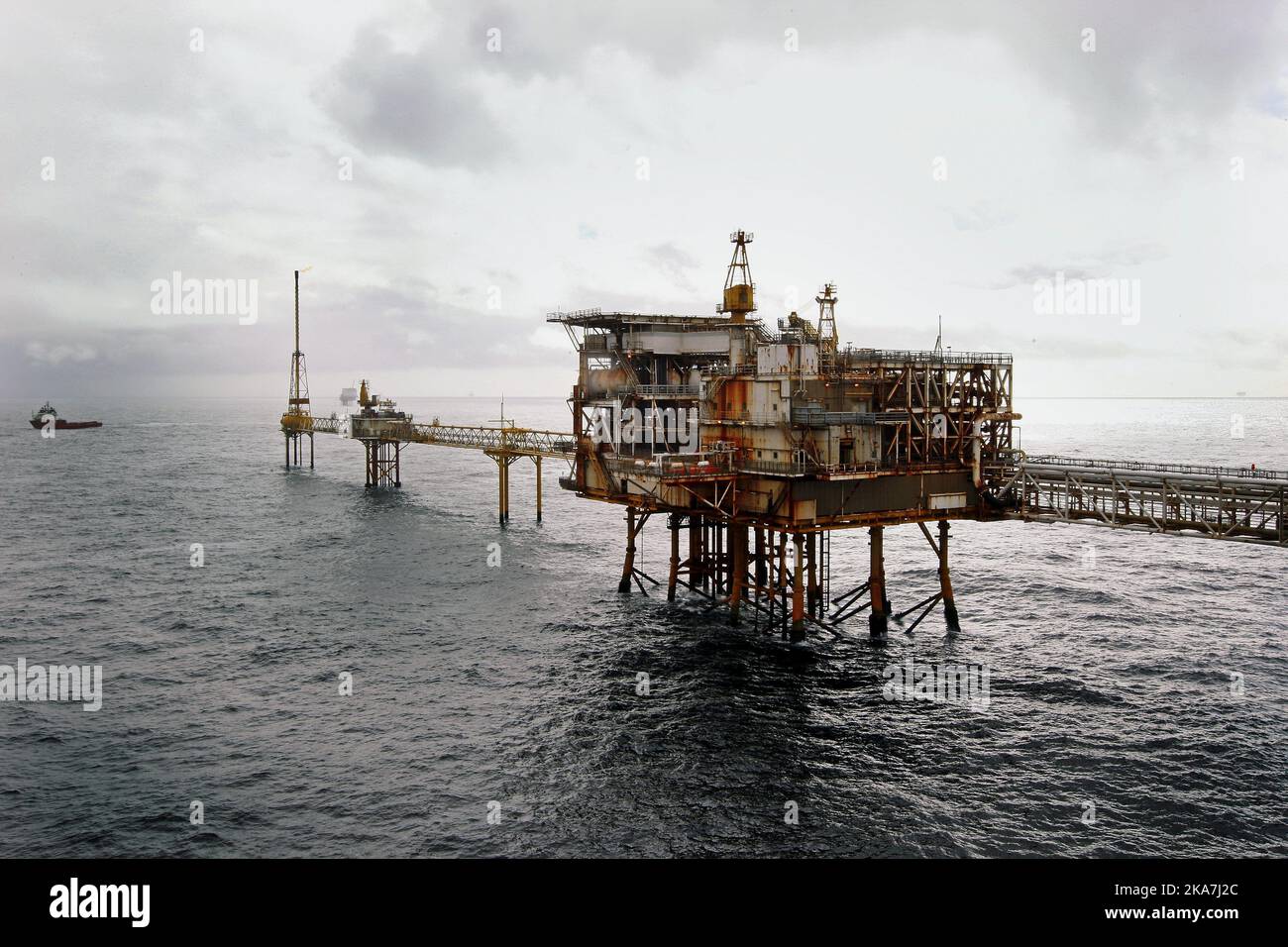 Ekofisk oil platform in the North Sea Stock Photo - Alamy