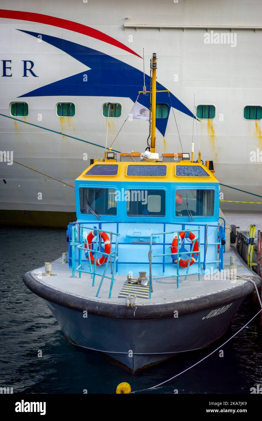 Png papua new guinea cruise ship hi-res stock photography and images ...
