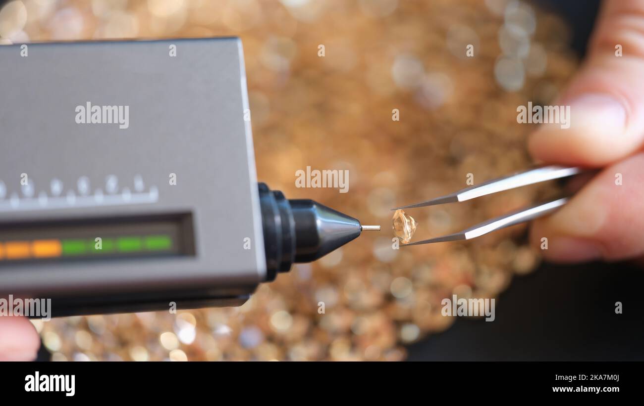 Diamond cutting man precision hand hi-res stock photography and images ...