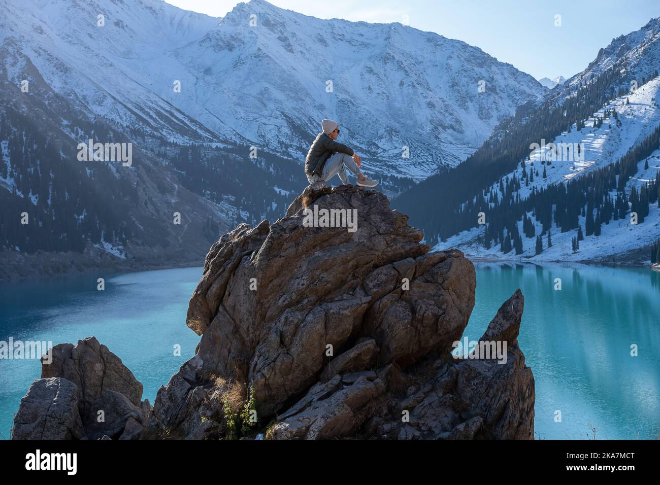 Side view huge lake mountains hi-res stock photography and images - Alamy