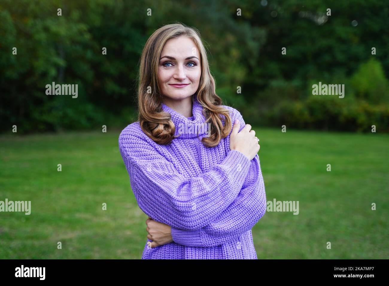 Blonde girl with blue eyes hi-res stock photography and images - Alamy