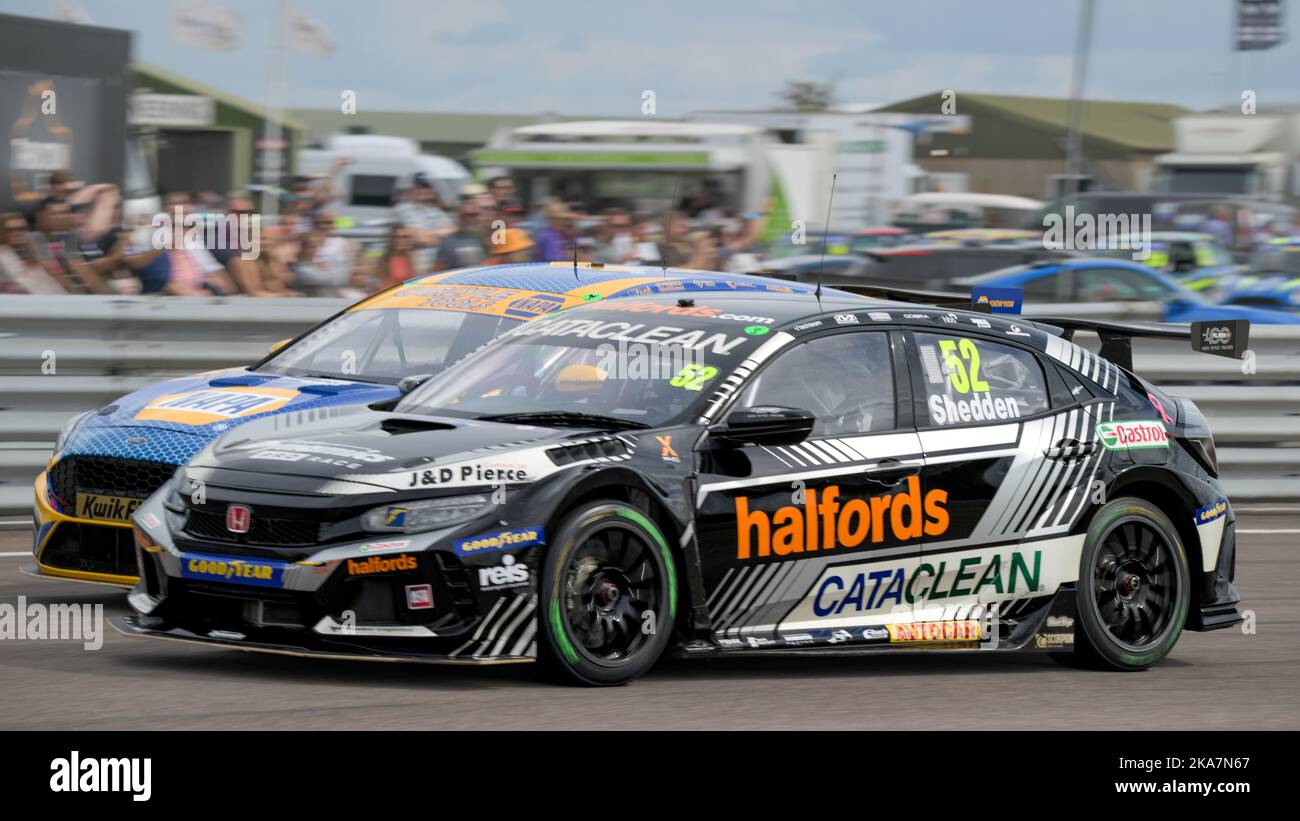 Number 52 Gordon Shedden overtaking Number 1 Ash Sutton in the BTCC ...