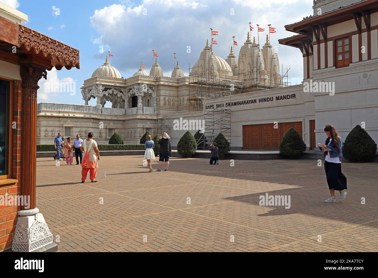 Swaminarayan mandir hindu temple hi-res stock photography and images ...