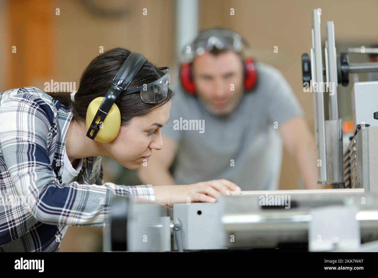 Busy interior engineering workshop hi-res stock photography and images ...