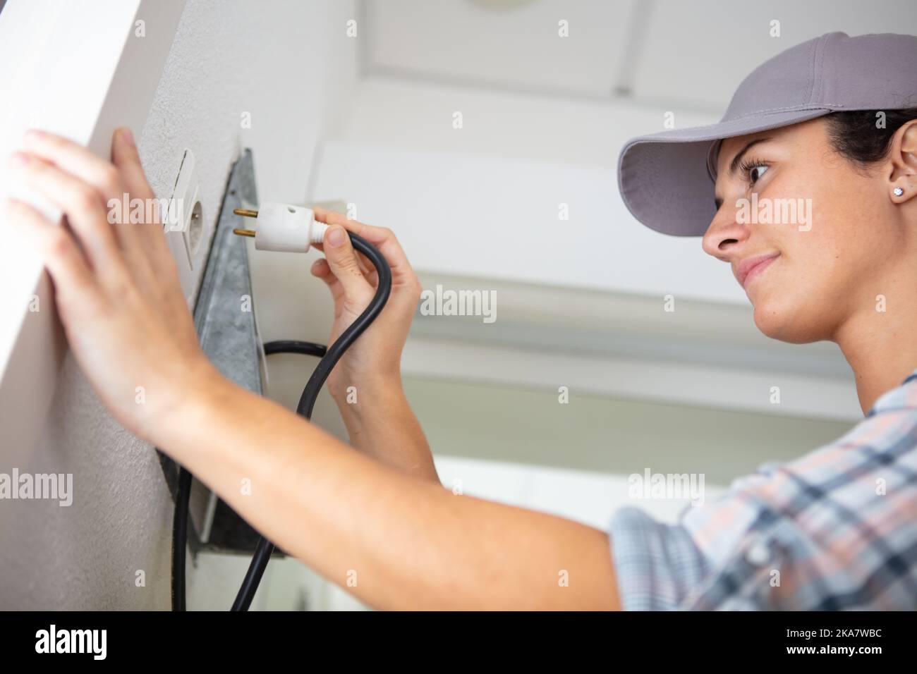 Female sockets hi-res stock photography and images - Alamy
