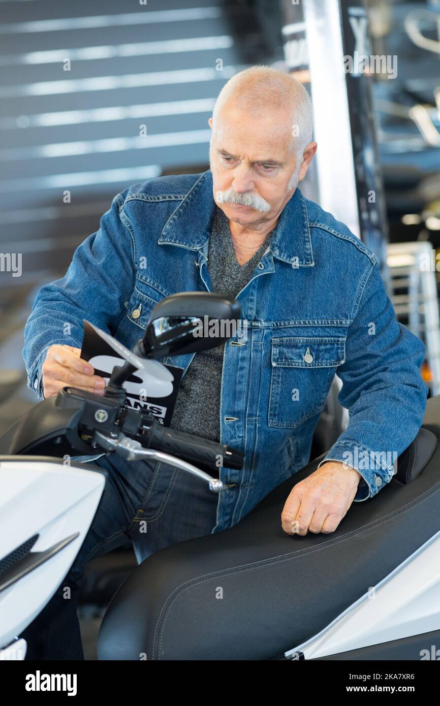 Checking the speedometer hi-res stock photography and images - Alamy