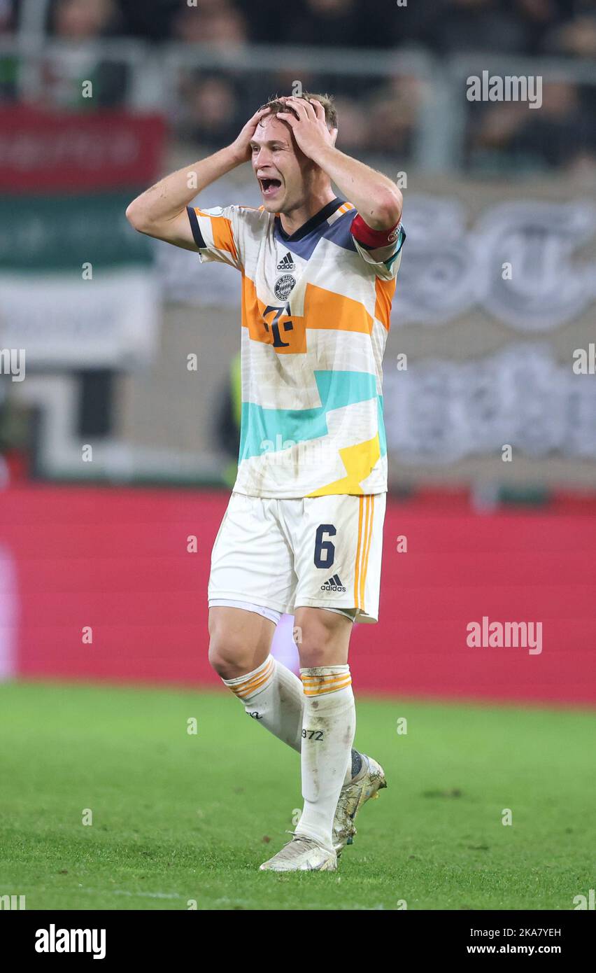 enttŠuscht Joshua Kimmich of Bayern Muenchen FC Augsburg - FC Bayern ...