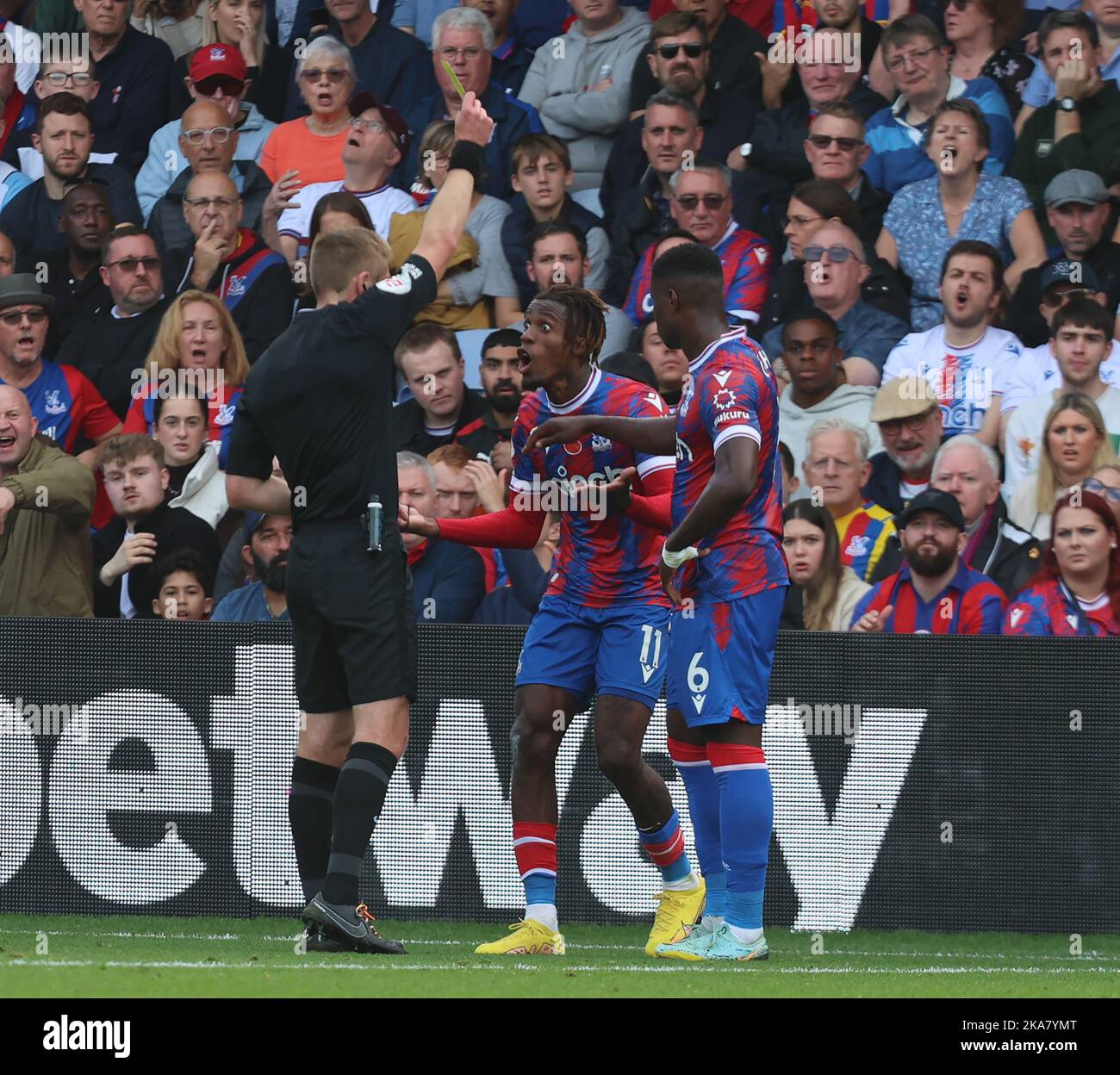 Michael salisbury premier league hi-res stock photography and images ...