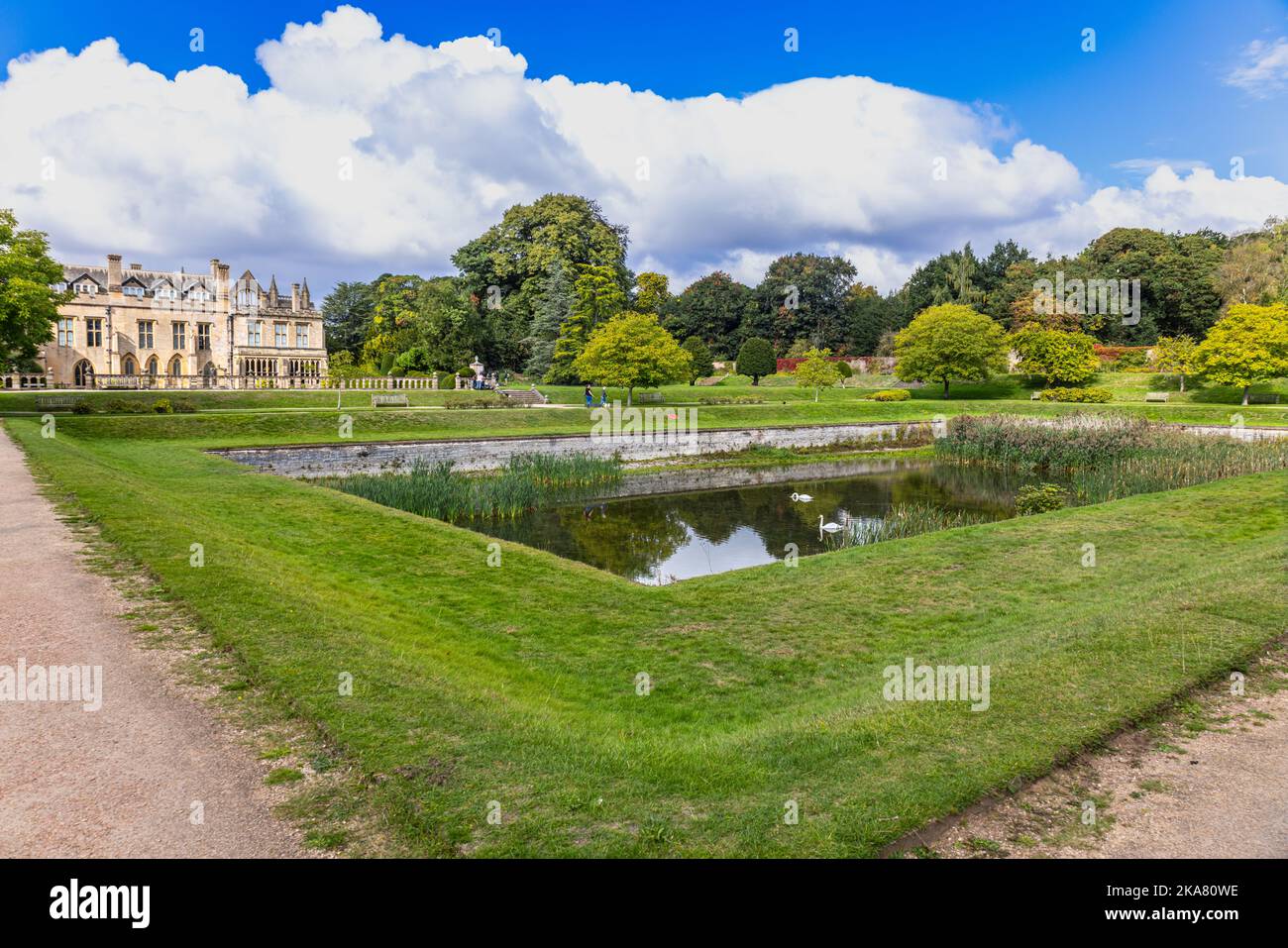 Eagle Pond, Newstead Abbey, Nottinghamshire, England, UK Stock Photo ...