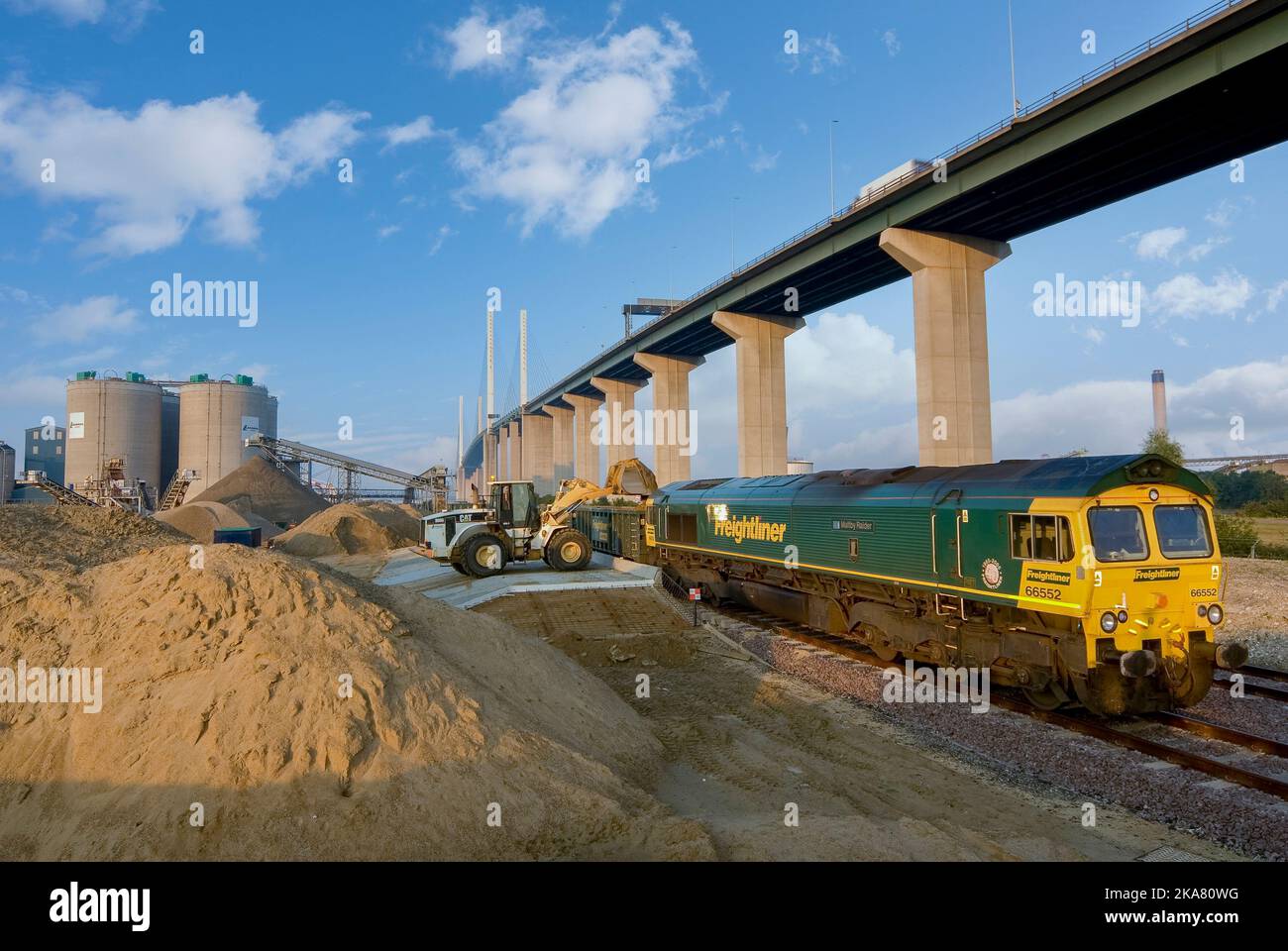 Class 66 rail locomotive in Freightliner livery working at the Lafarge ...