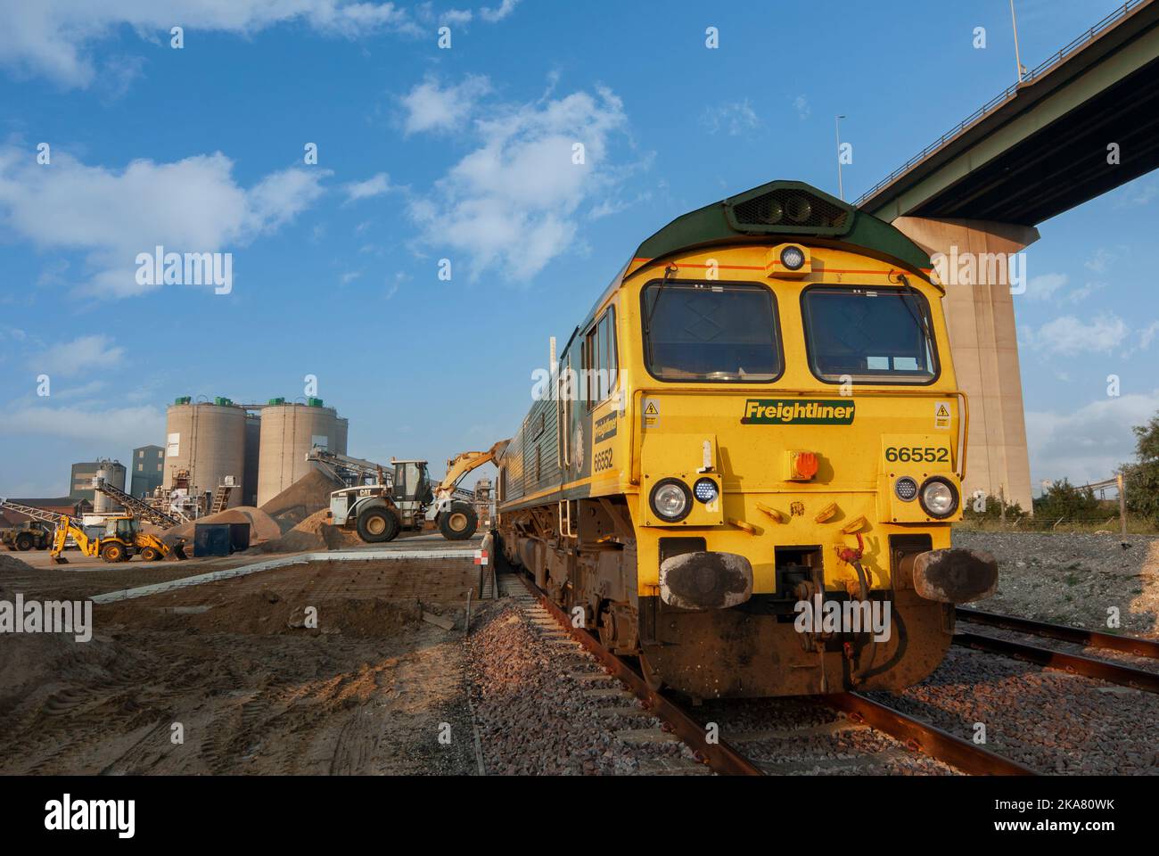 Class 66 rail locomotive in Freightliner livery working at the Lafarge ...