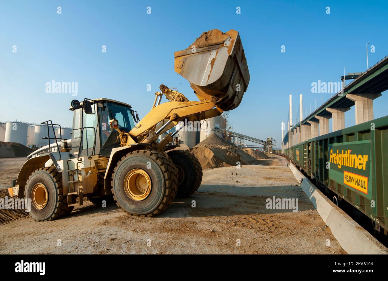 Wheel loader railway wagons hi-res stock photography and images - Alamy