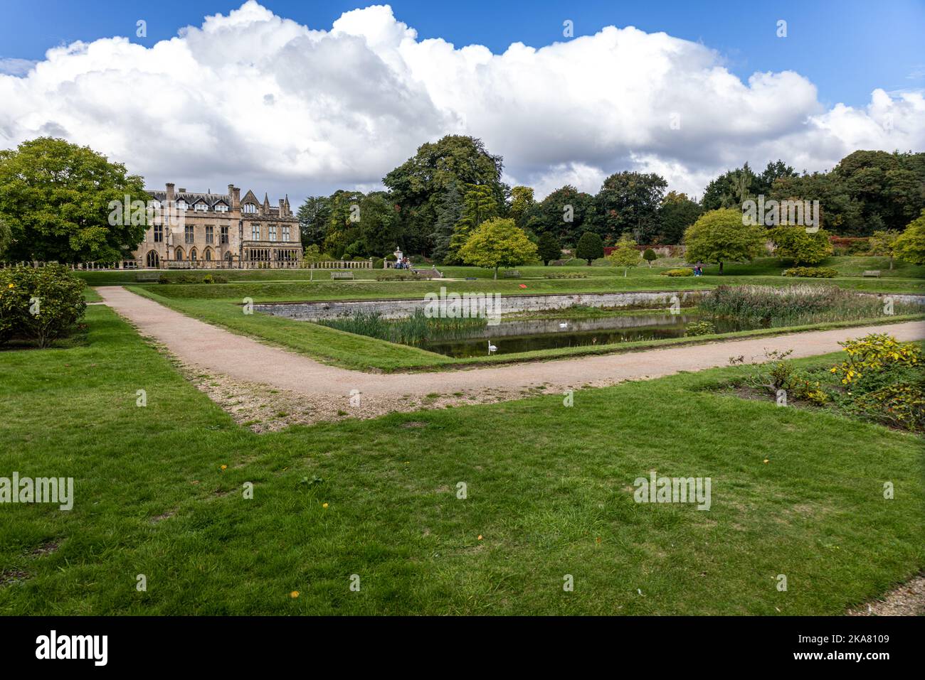 Eagle Pond, Newstead Abbey, Nottinghamshire, England, UK Stock Photo ...