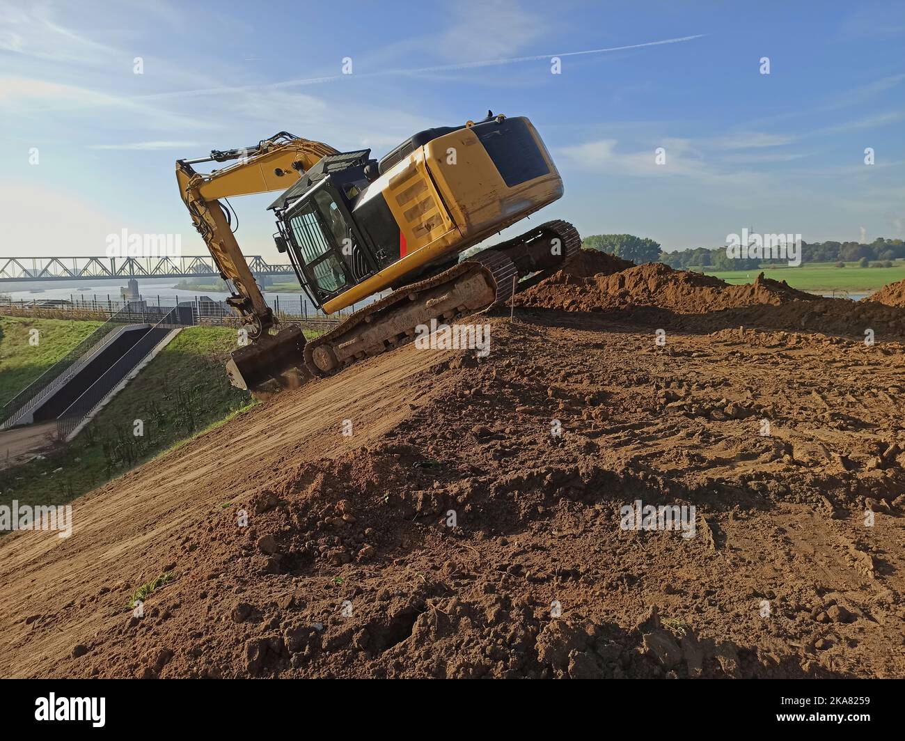 Water excavator dam hi-res stock photography and images - Alamy