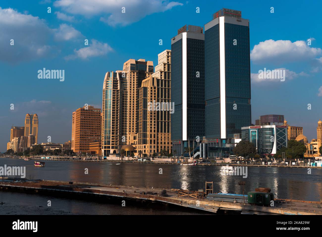 Cairo national bank of egypt tower hi-res stock photography and images ...