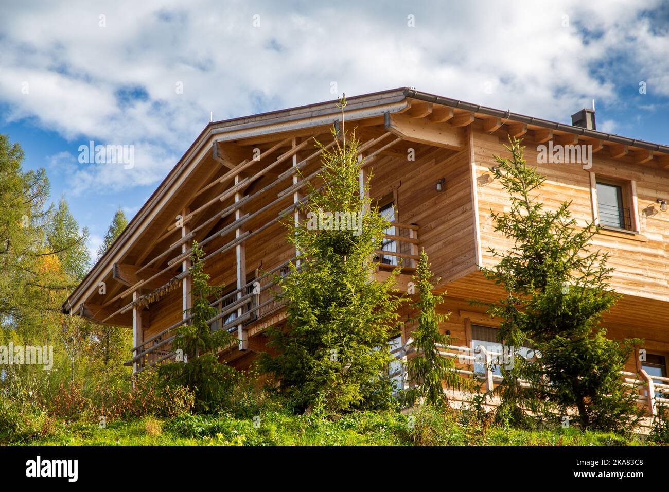 New alpine house hi-res stock photography and images - Alamy