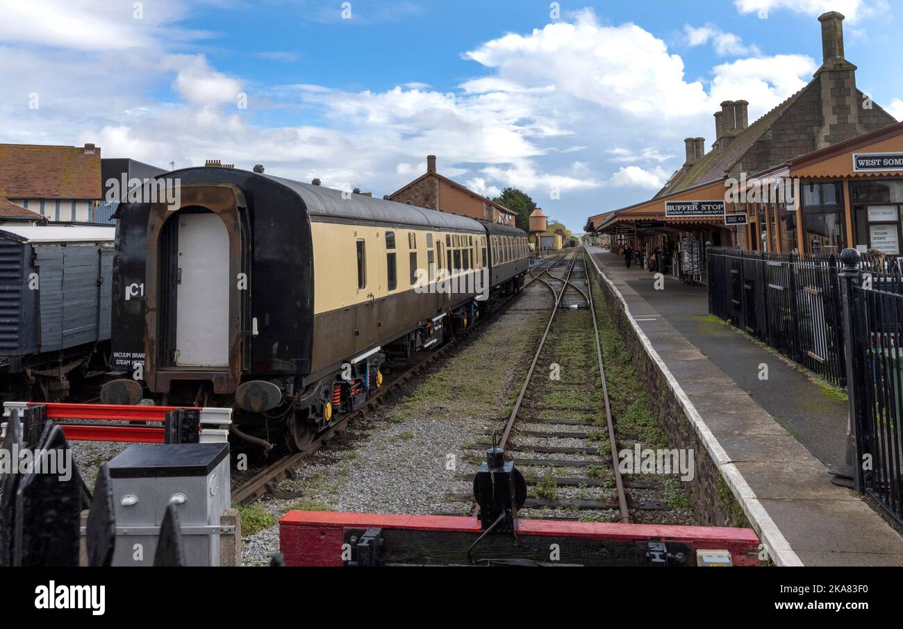 Heritage railway platform hi-res stock photography and images - Alamy