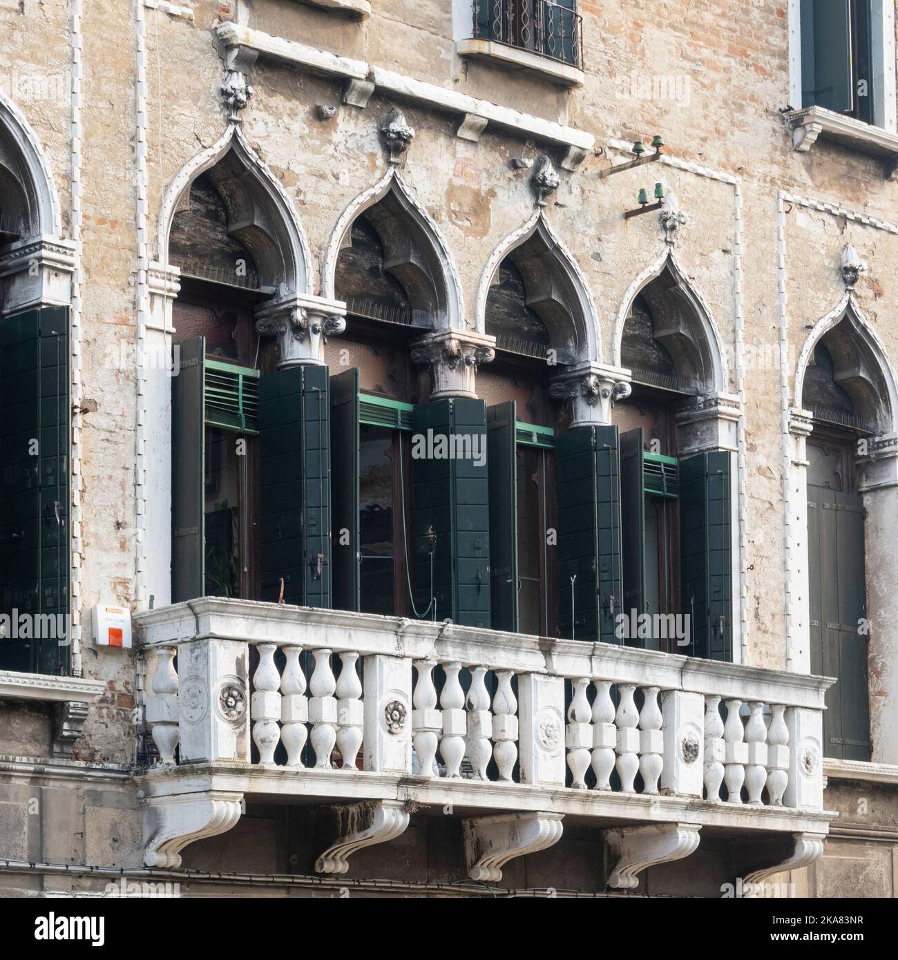 Details of a traditional gothic style palace facade in Venice, Italy ...