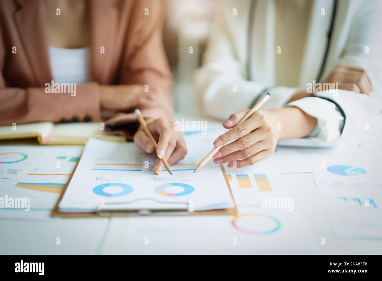 Customer documentation hi-res stock photography and images - Alamy