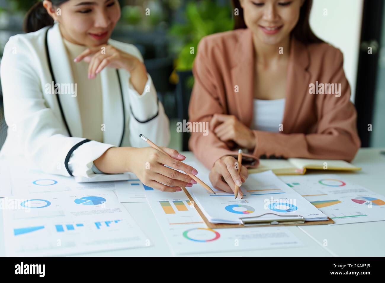 Marketing employee salesperson using hi-res stock photography and ...