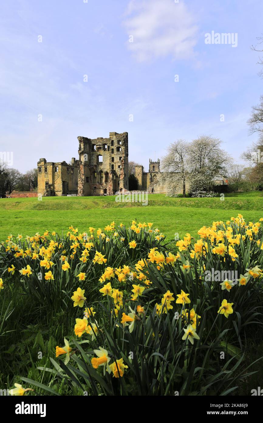 The ruins of Ashby de la Zouch Castle, Ashby de la Zouch town ...