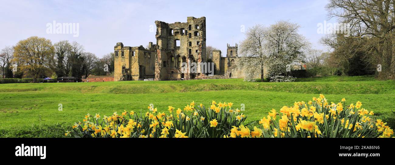 The ruins of Ashby de la Zouch Castle, Ashby de la Zouch town ...