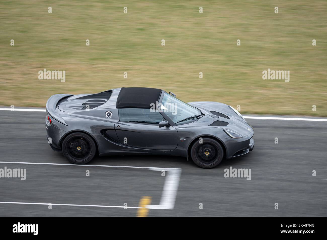 Lotus Elise on the race track Stock Photo - Alamy