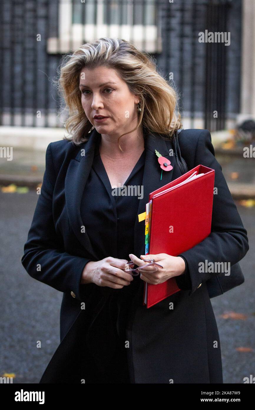 Leader of the commons cabinet meeting hi-res stock photography and ...