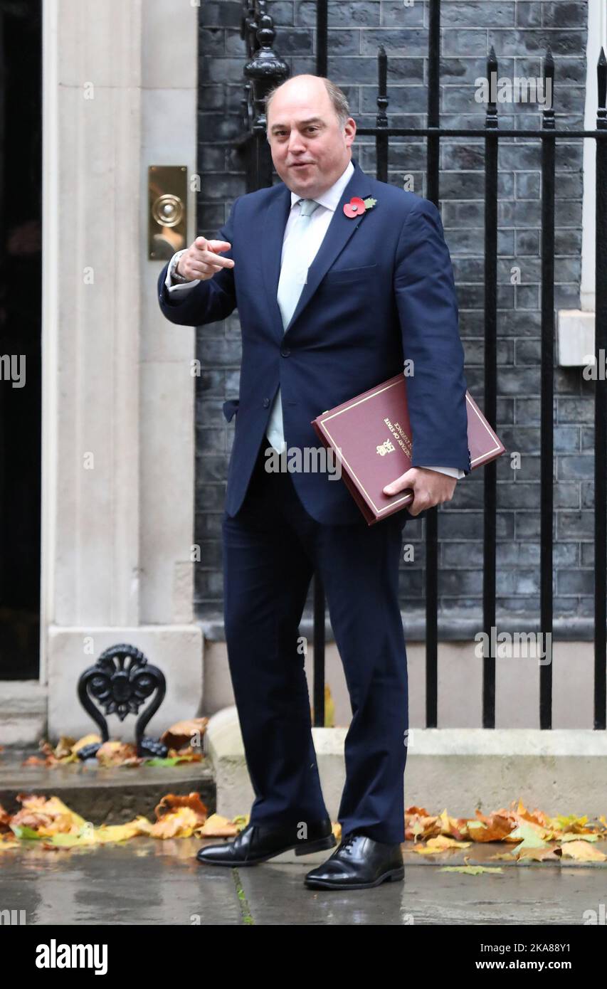 London, UK. 01st Nov, 2022. Minister of Defence Ben Wallace arrives for ...