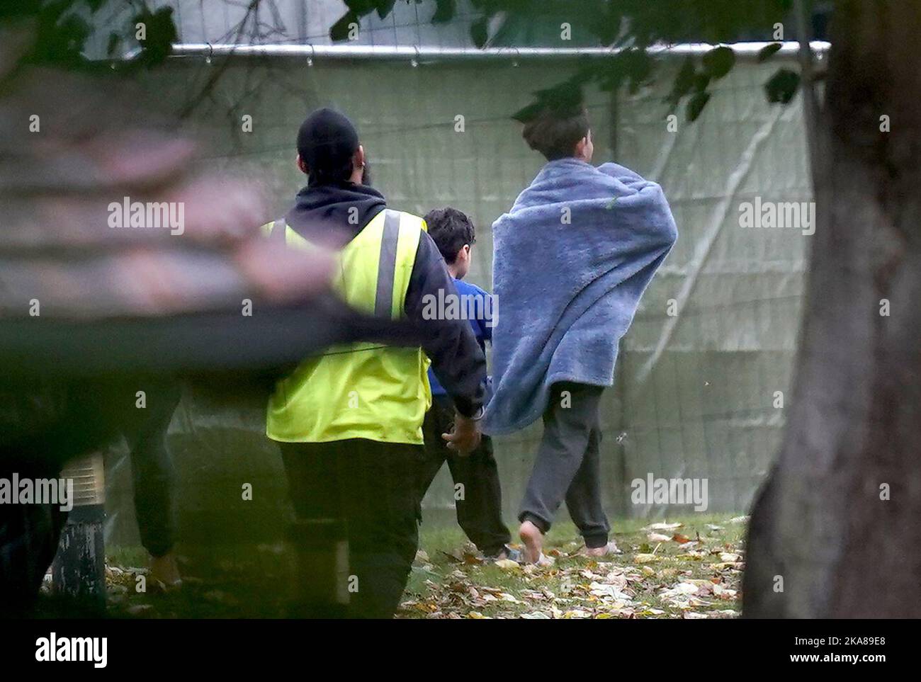 Children inside the Manston immigration short-term holding facility ...