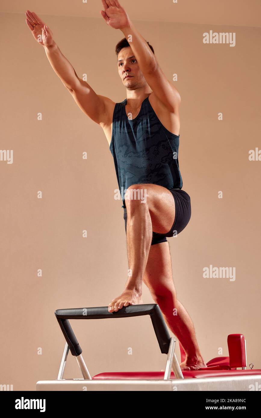 Lunge machine hi-res stock photography and images - Alamy