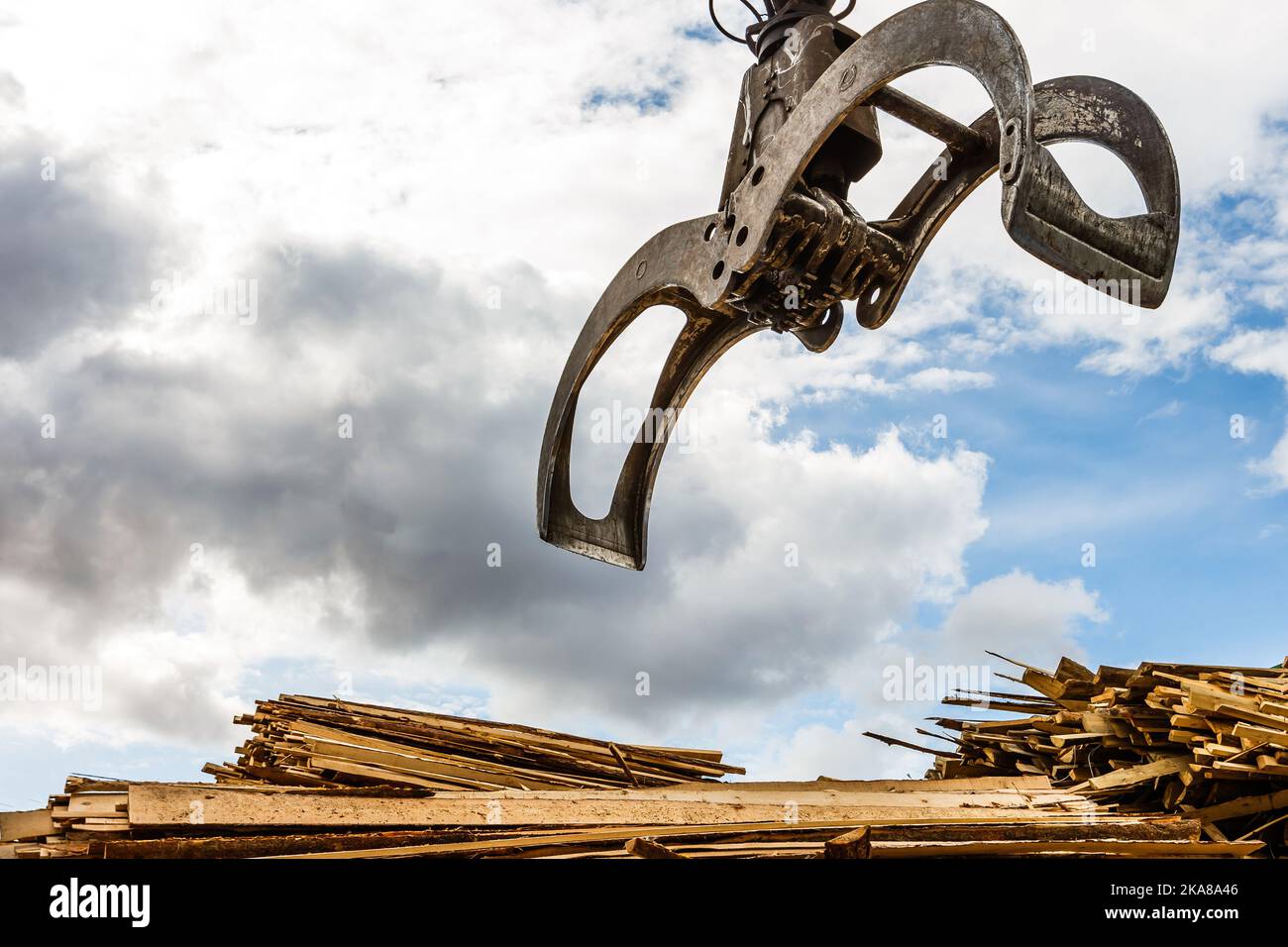 Industrial log loader at lambermill Stock Photo - Alamy