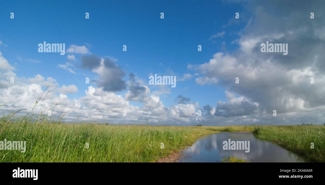 4k sky time lapse clouds hi-res stock photography and images - Alamy