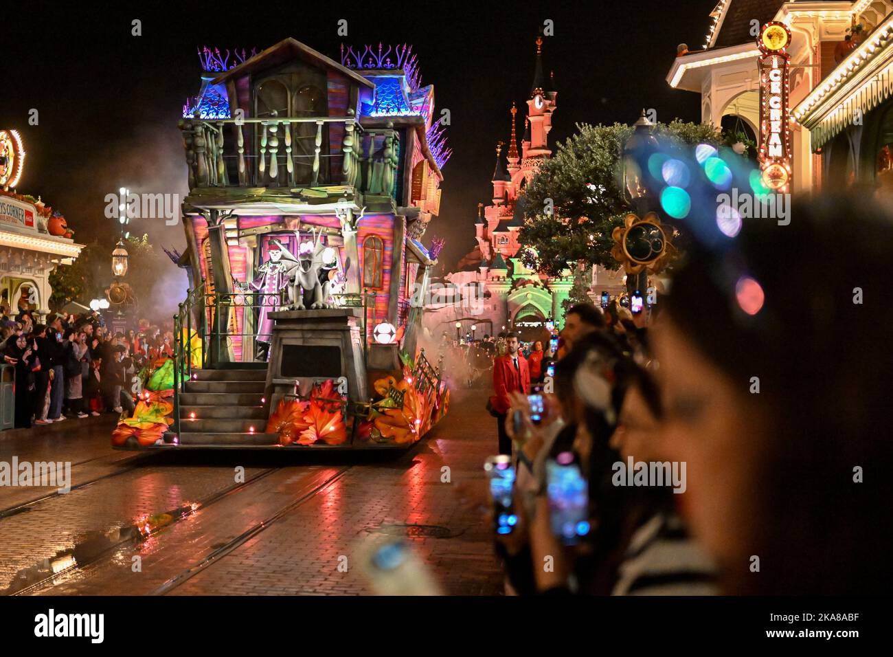 Chessy disneyland hi-res stock photography and images - Alamy