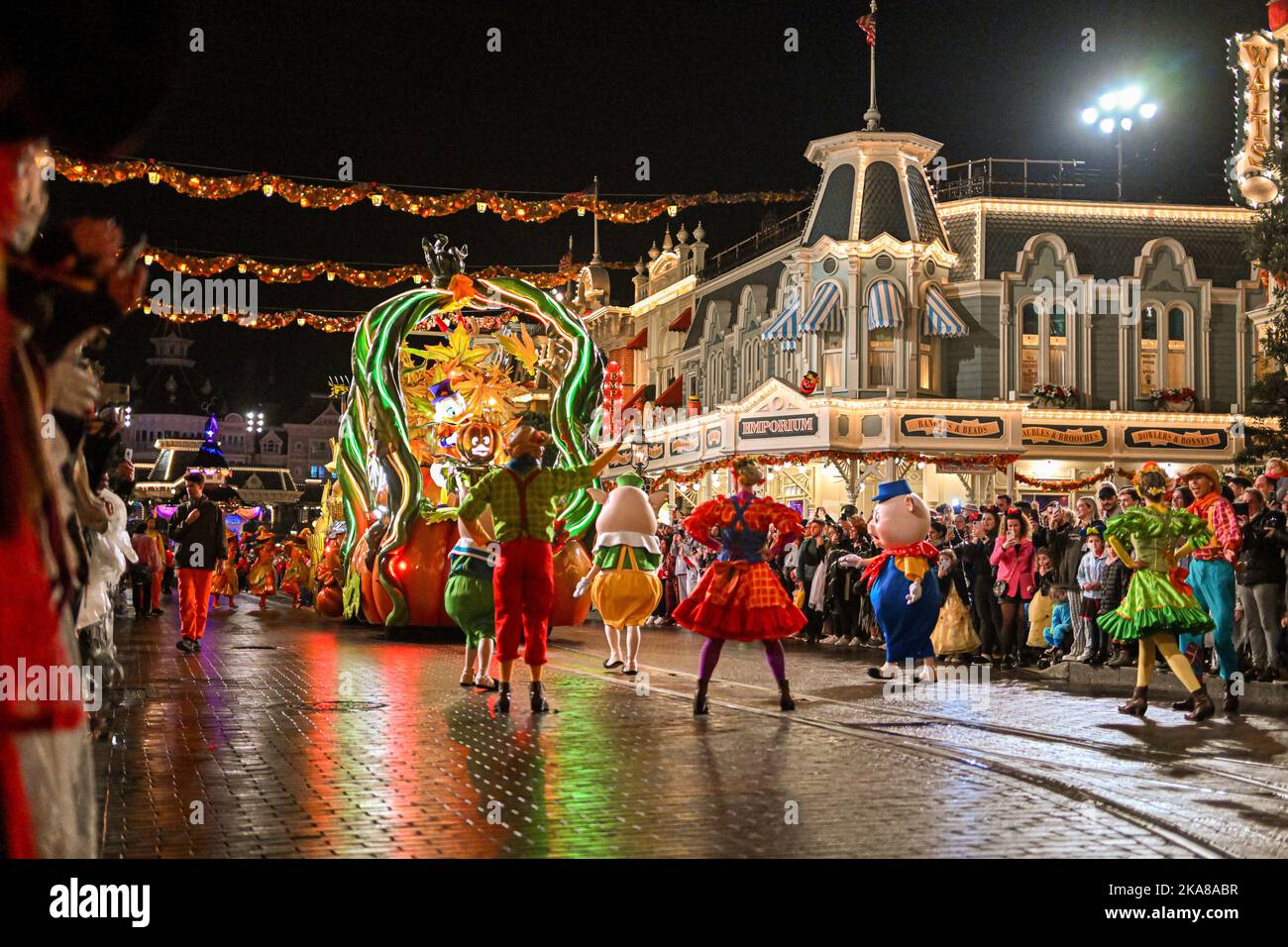 Chessy disneyland hi-res stock photography and images - Alamy