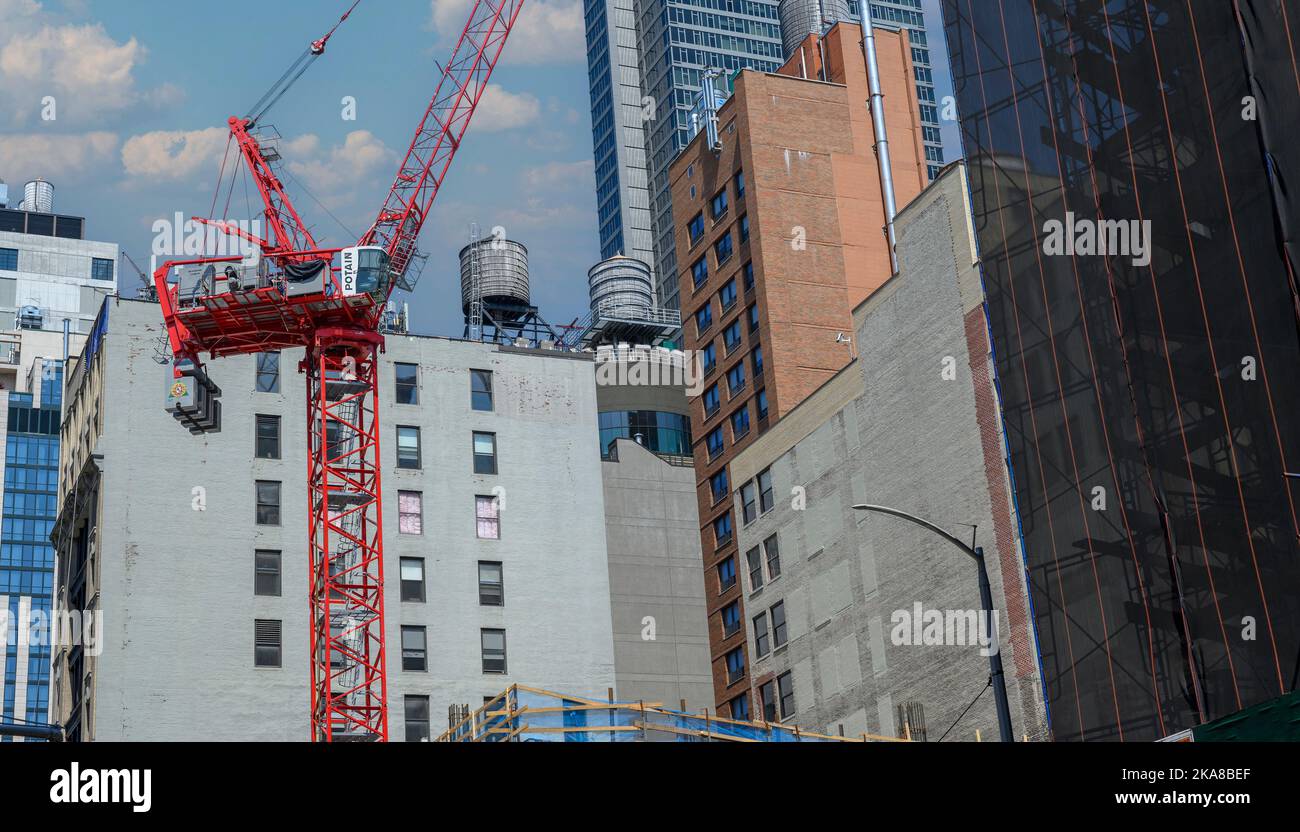 Tourism crane buildings hi-res stock photography and images - Alamy