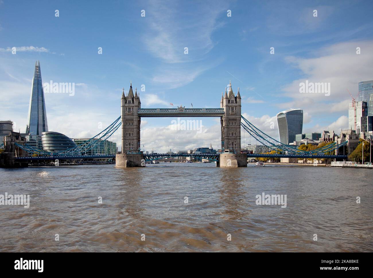 Bridge landmarks bridges hi-res stock photography and images - Alamy