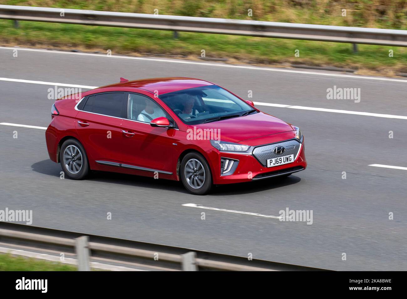 2019 HYUNDAI IONIQ PREMIUM Electricity 1 speed automatic; travelling on ...