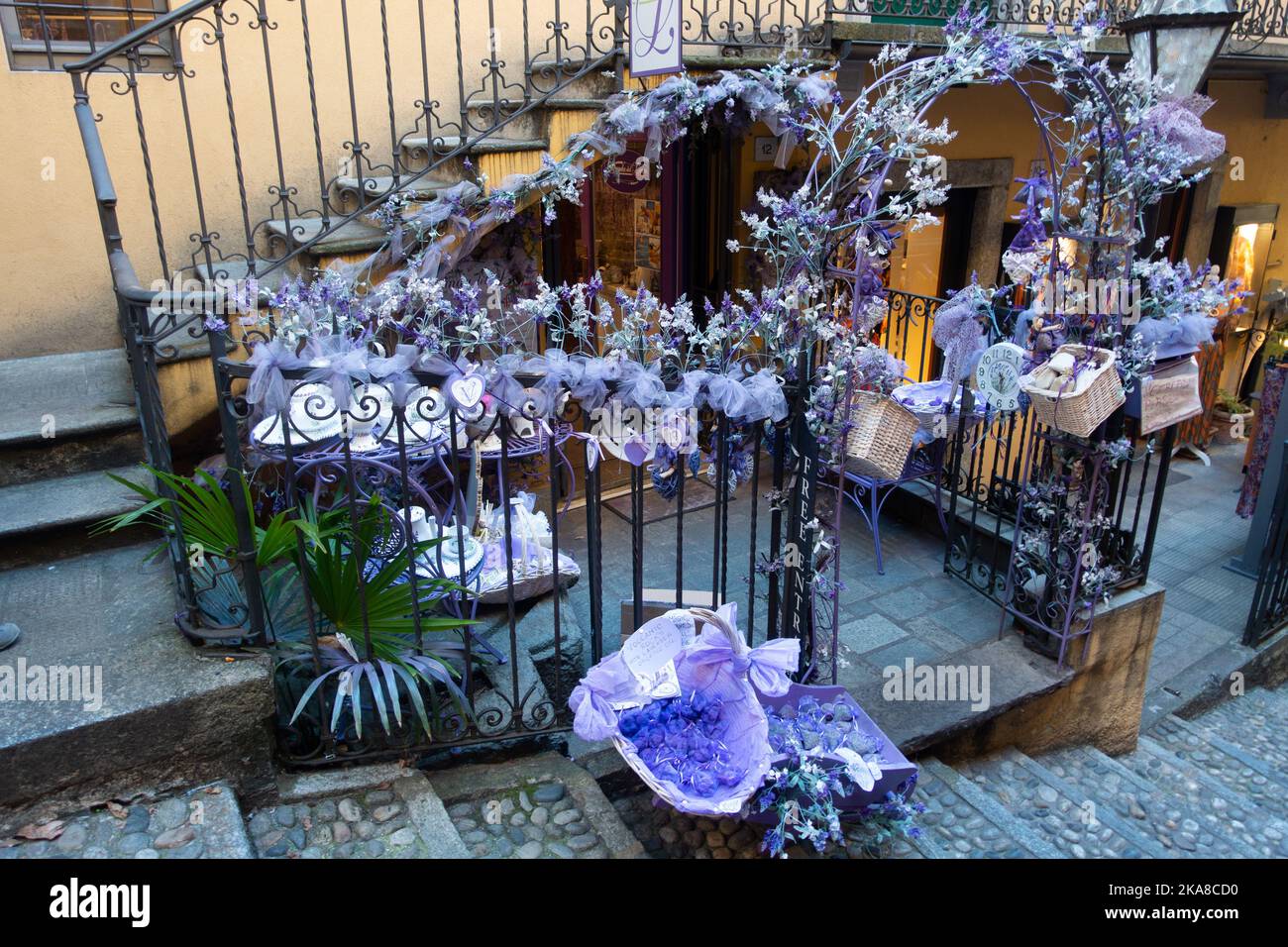 Bellagio lake como shop hi-res stock photography and images - Alamy