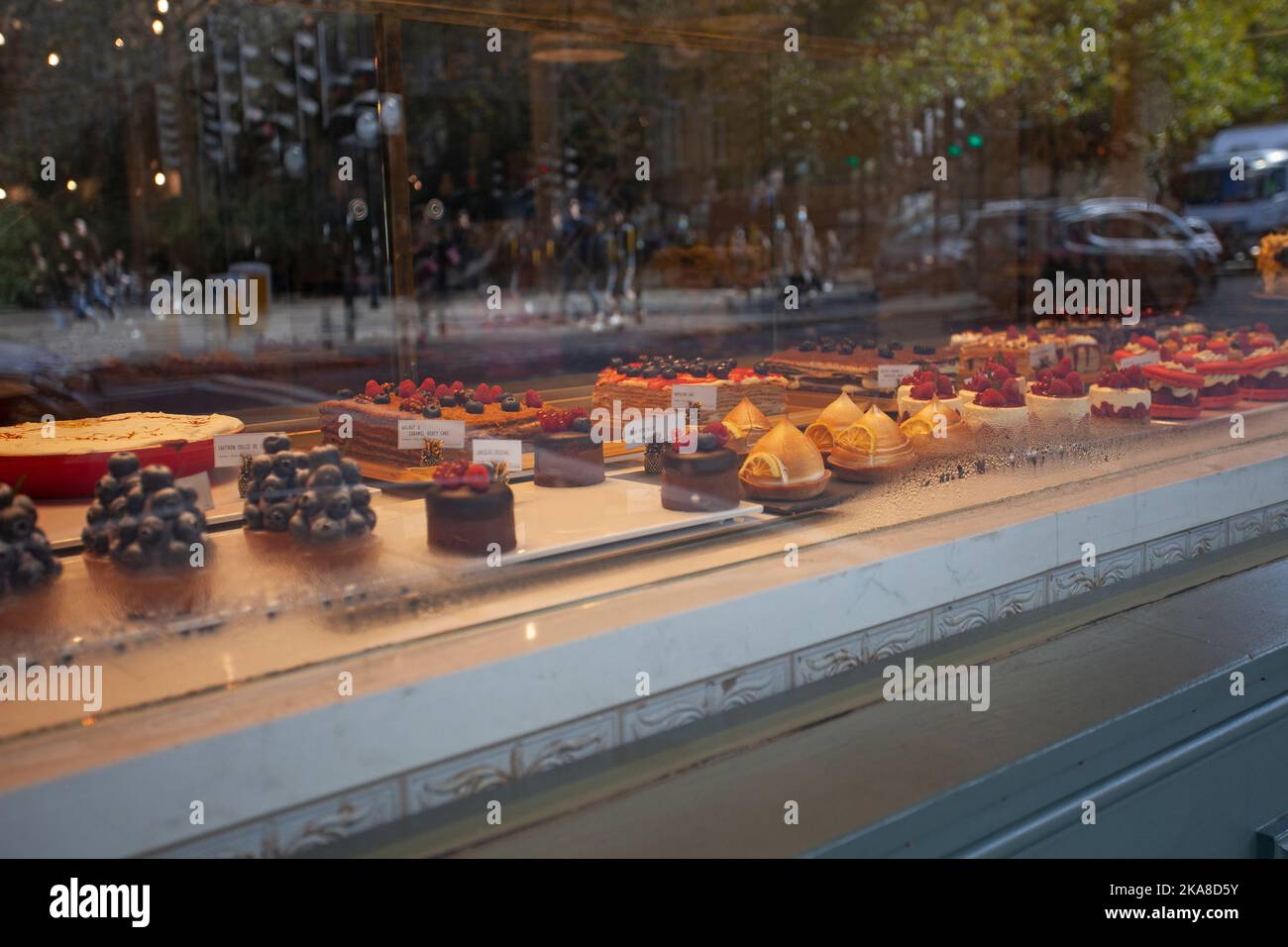 Bakery window display hi-res stock photography and images - Alamy