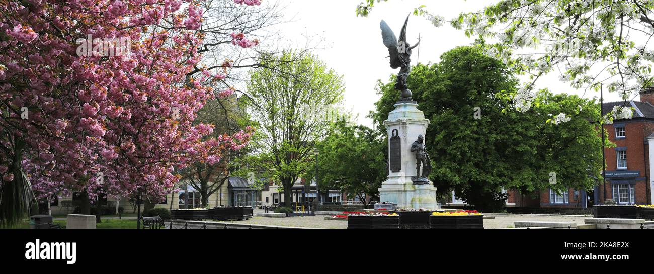The War Memorial gardens, Lichfield Street, Burton Upon Trent town ...