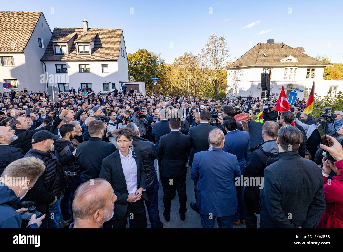 Solingen, Germany. 01st Nov, 2022. A gap gapes between the houses; here ...