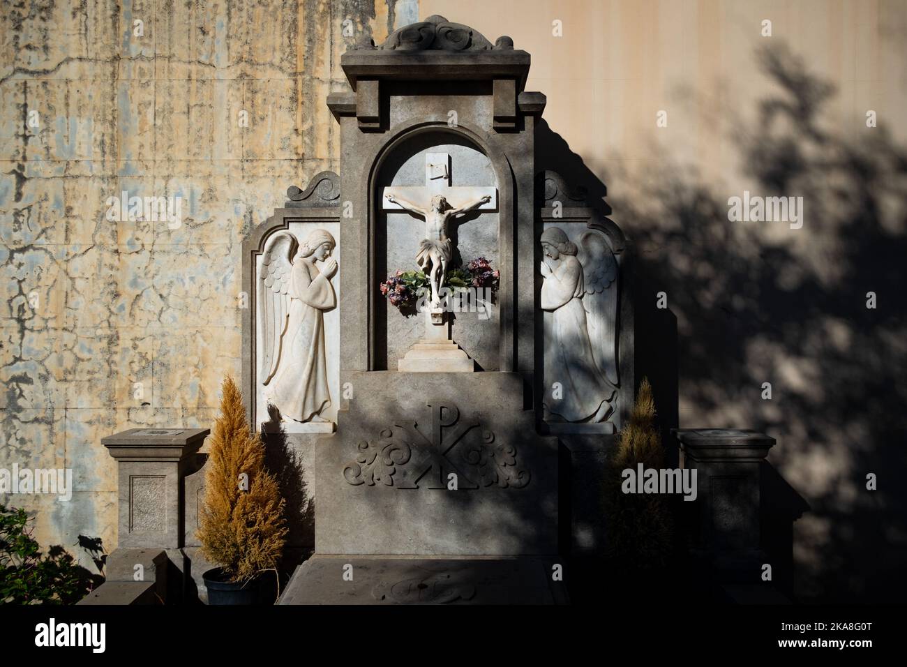 Barcelona, Spain. 01st Nov, 2022. An old tomb with flowers and ...