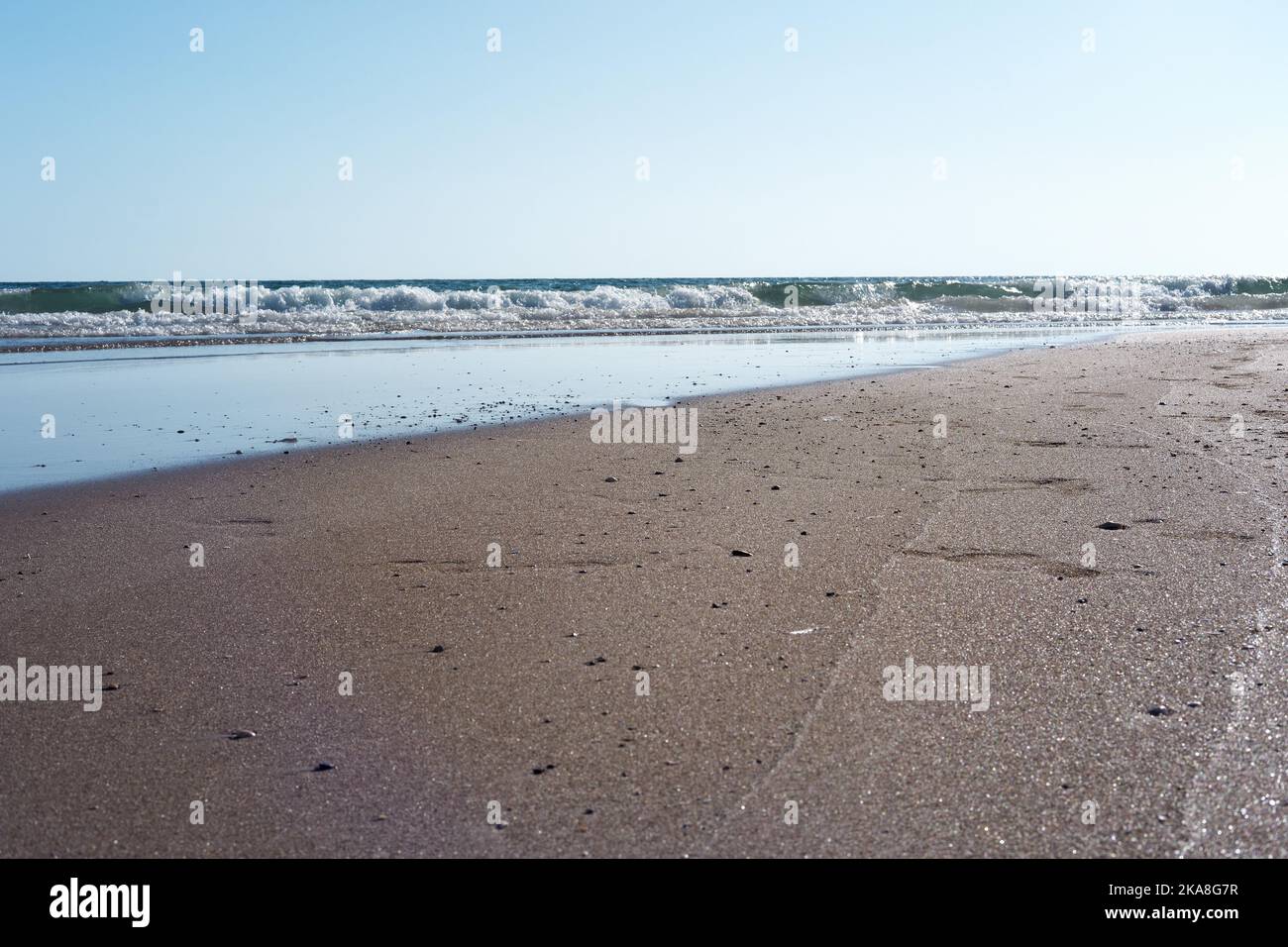 Aerial view waves hitting white hi-res stock photography and images - Alamy