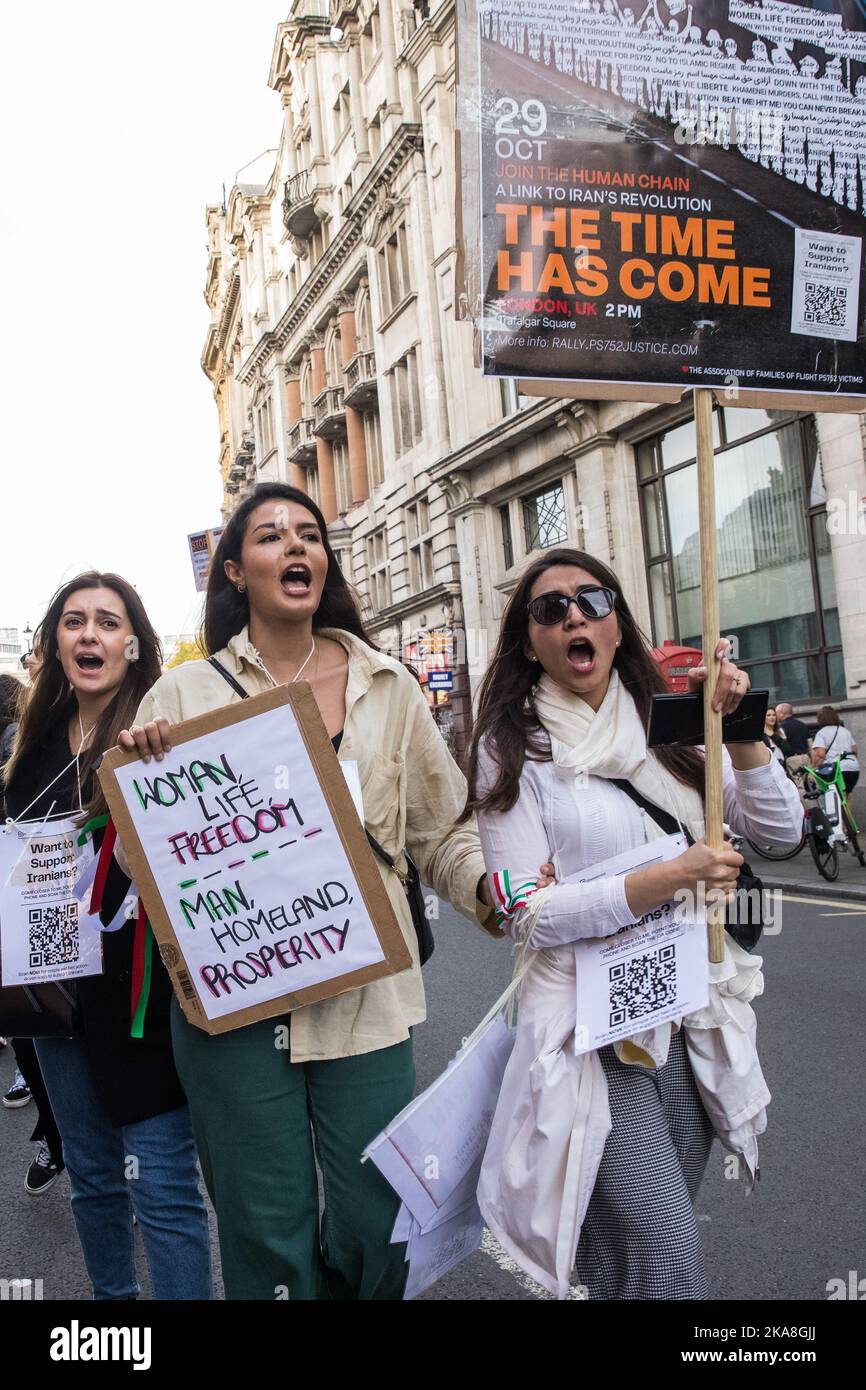 London, UK. 29th October, 2022. Demonstrators form a human chain as ...